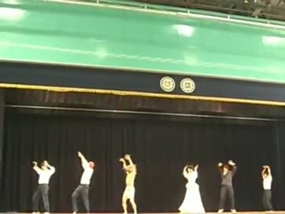 全校生徒の前で「やらないか」をおどってみた。 - ニコニコ動画