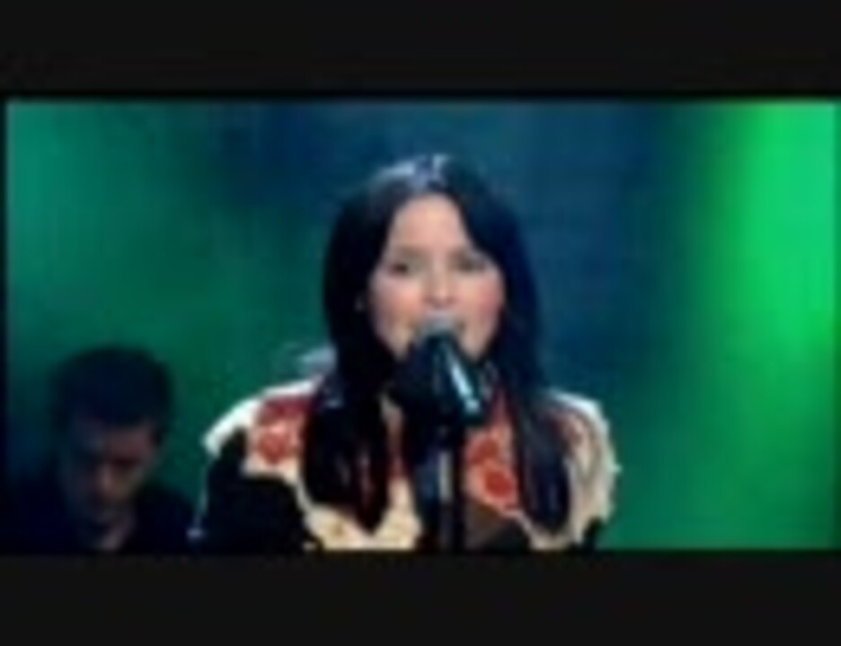 Andrea Corr (The Corrs) - Ten Feet High (National Lottery Show 2007 ...