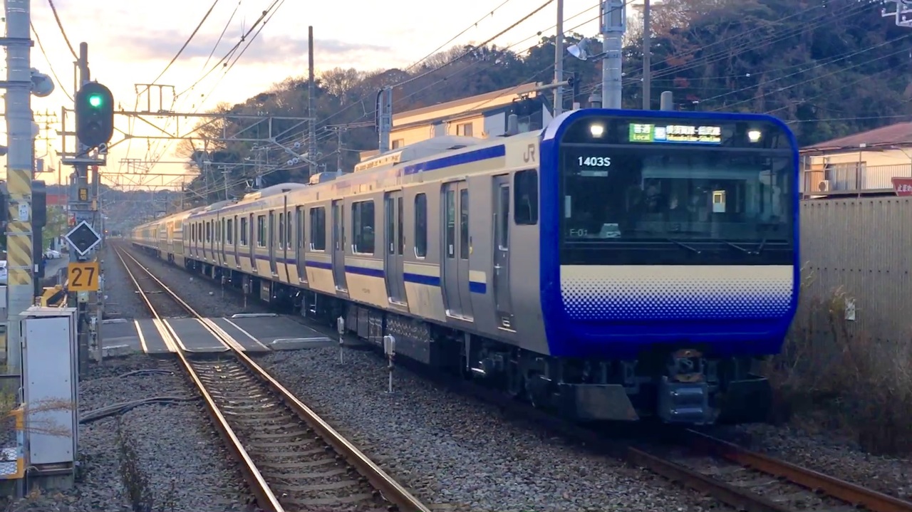 E235系1000番台F-01編成 東逗子駅2番線入線 - ニコニコ動画