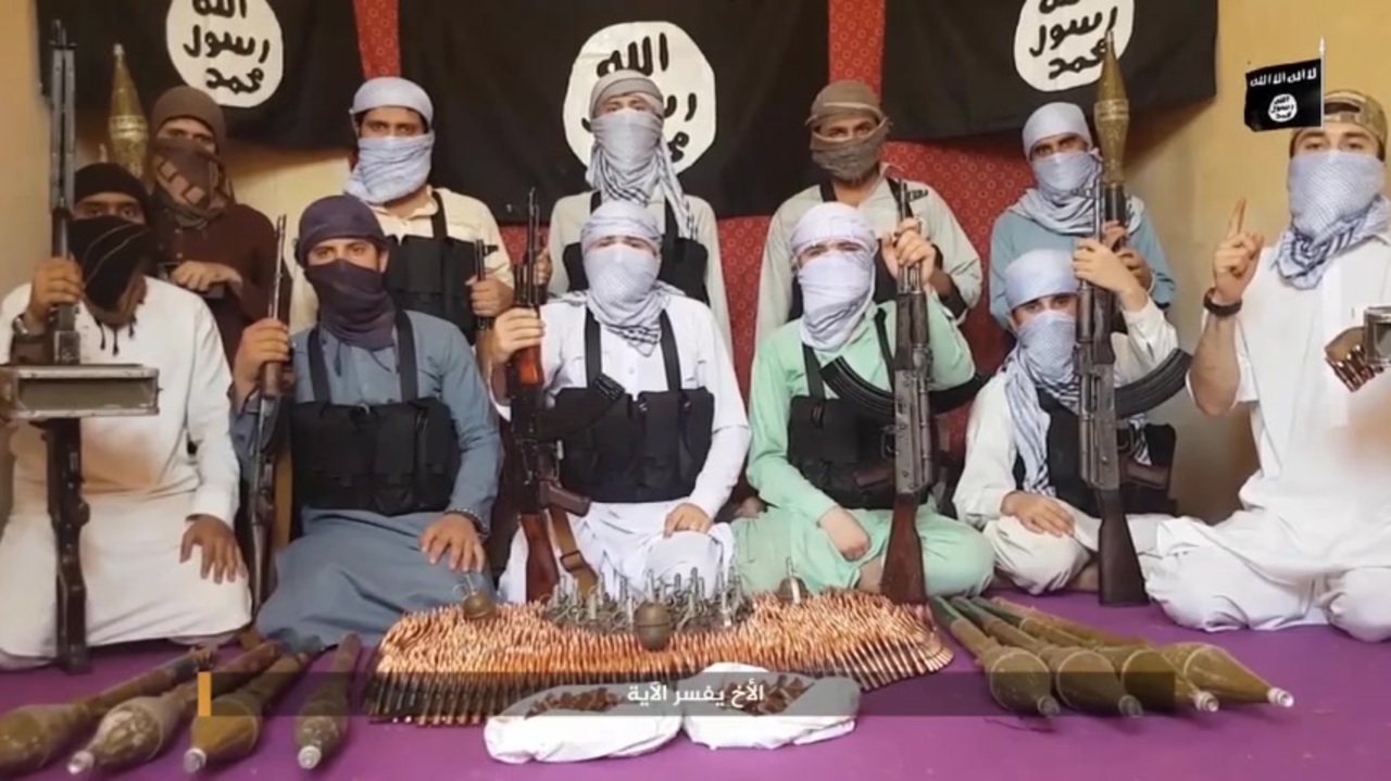 アフガニスタン イスラム国ホラサン州(ISIS-K)の戦闘員と支持する若者たち ISIL-K ISPK IS-K ولاية خراسان 4 ...