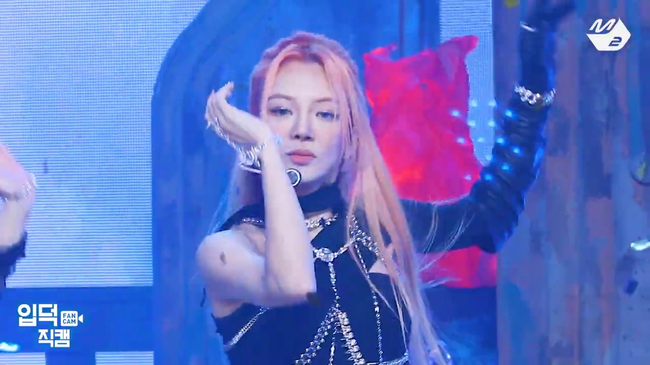 'Step Back' (GOT the beat HYO FanCam) _ @MCOUNTDOWN_2022.1.27 - ニコニコ動画