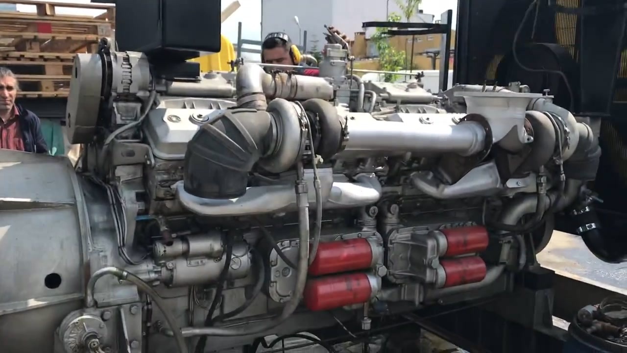 V型24気筒ディーゼル「DETROİT DİESEL 24V71」 - ニコニコ動画