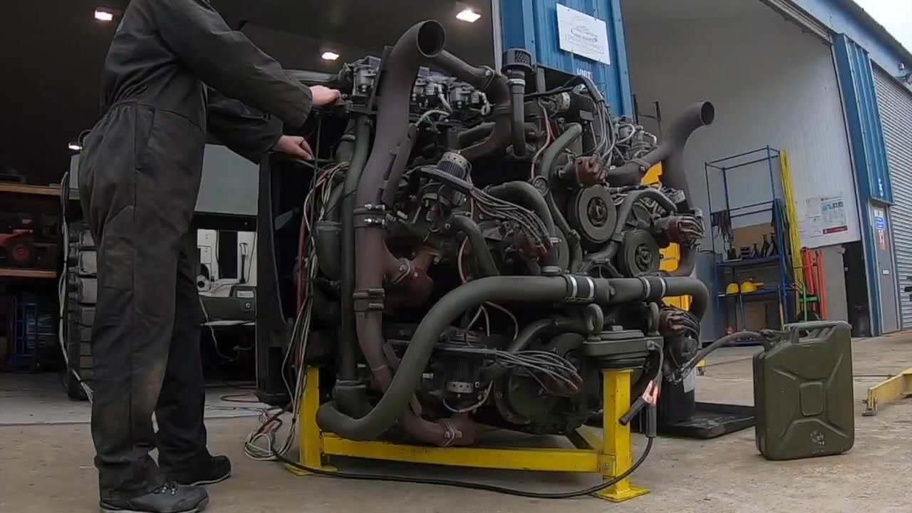 W型30気筒エンジン「Chrysler A57 multibank」 - ニコニコ動画