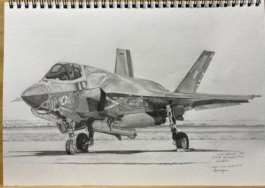 Lockheed Martin F-35B Lightning IIPencil Drawing 鉛筆 模写 Photo by Sgt ...