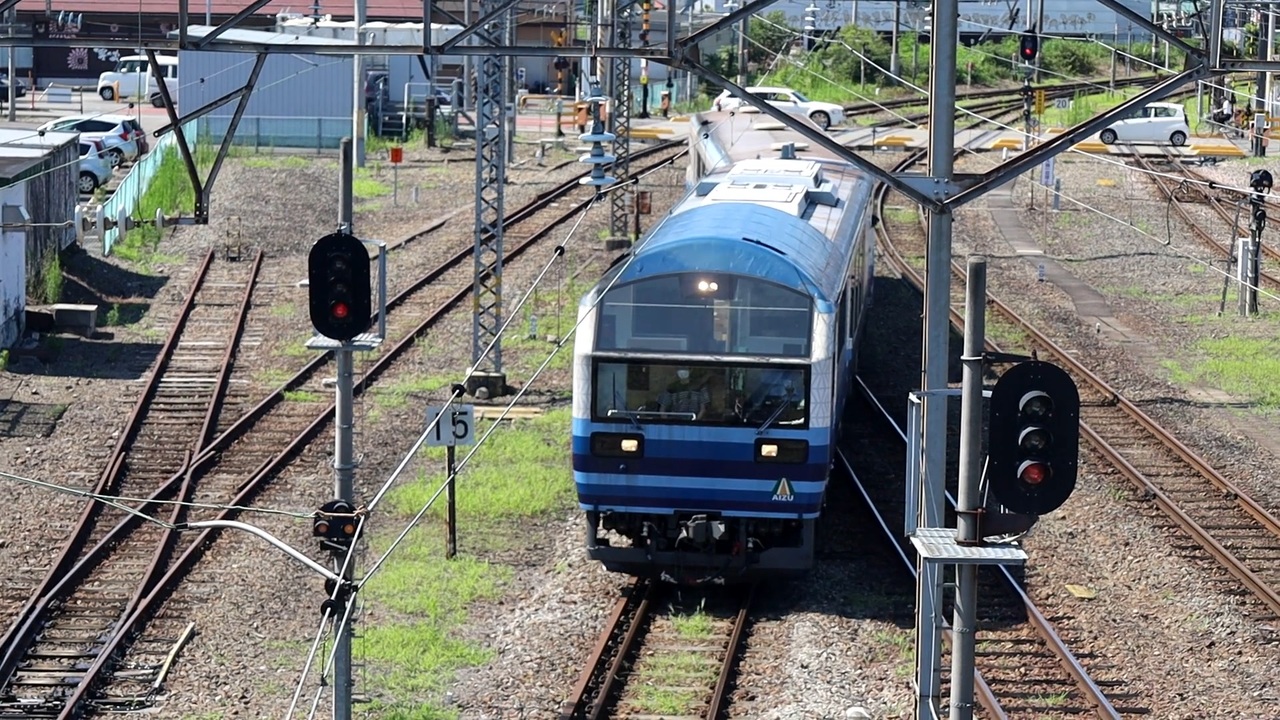ある朝の 会津若松駅 AT400系 キハE130系 ほか - ニコニコ動画