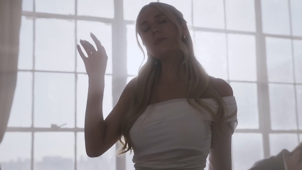 Amy Manford & William Joseph - Walking in the Air - ニコニコ動画