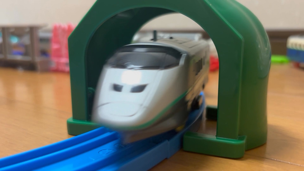 プラレール 山形新幹線 E3系&E8系 2 - ニコニコ動画