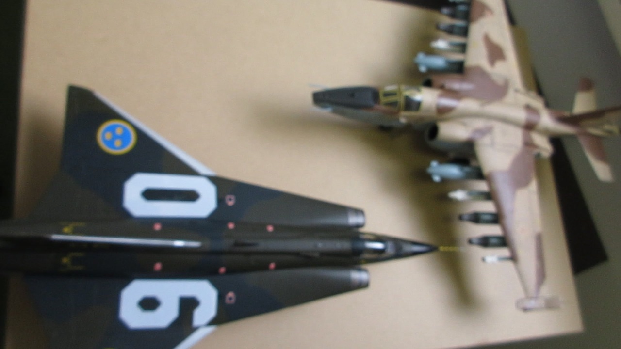 サーブ J35 F/J ドラケン 1/48 HASEGAWA & スホイ SU-25 1/48 MONOGRAM - ニコニコ動画