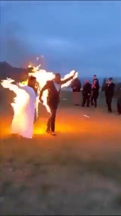 ホモと見る熱い結婚式 - ニコニコ動画