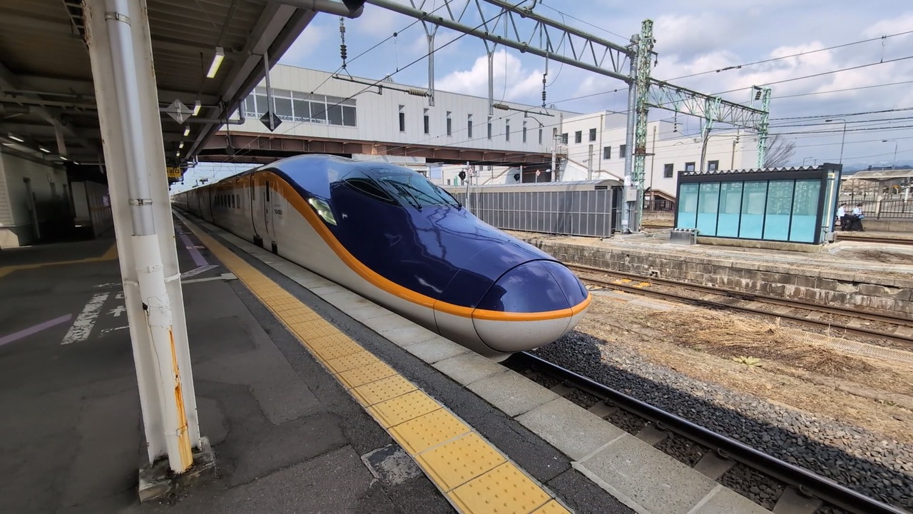 E8系G2編成 つばさ142号 米沢駅1番線発車 - ニコニコ動画