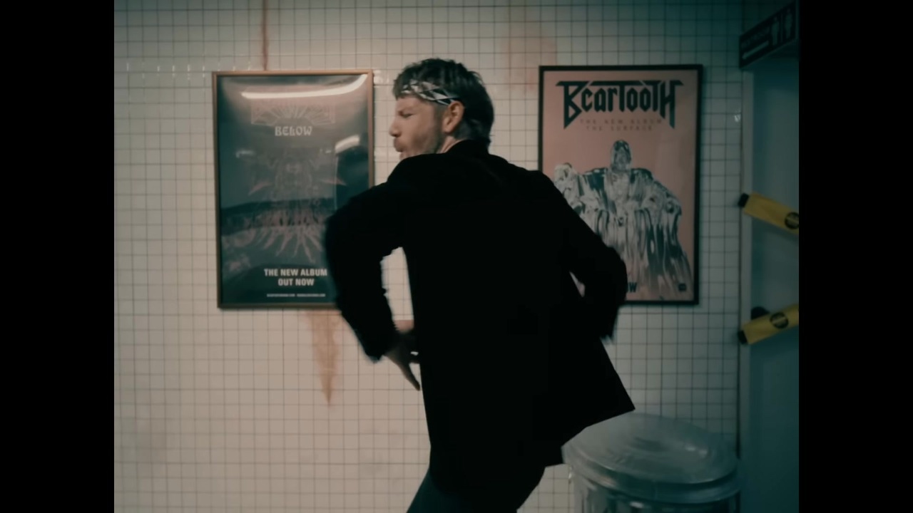 Beartooth - ATTN (Official Music Video) - ニコニコ動画