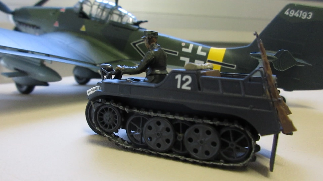 ユンカース Ju87G-2 STUKA ANTI TANK ATTACKER 1/48 HASEGAWA & Kettenkrad 1/48 ...