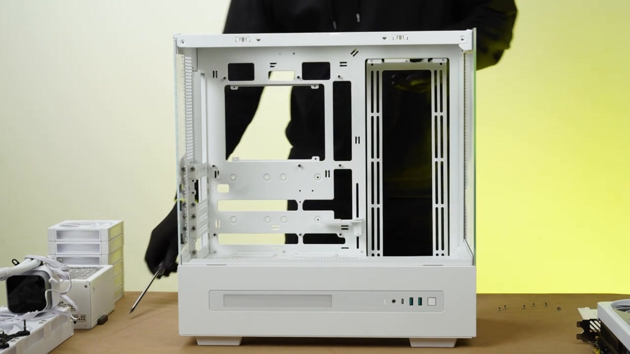 ADAPT. EVOLVE. ILLUMINATE. DeepCool CH690 DIGITAL ATX Full View Case ...